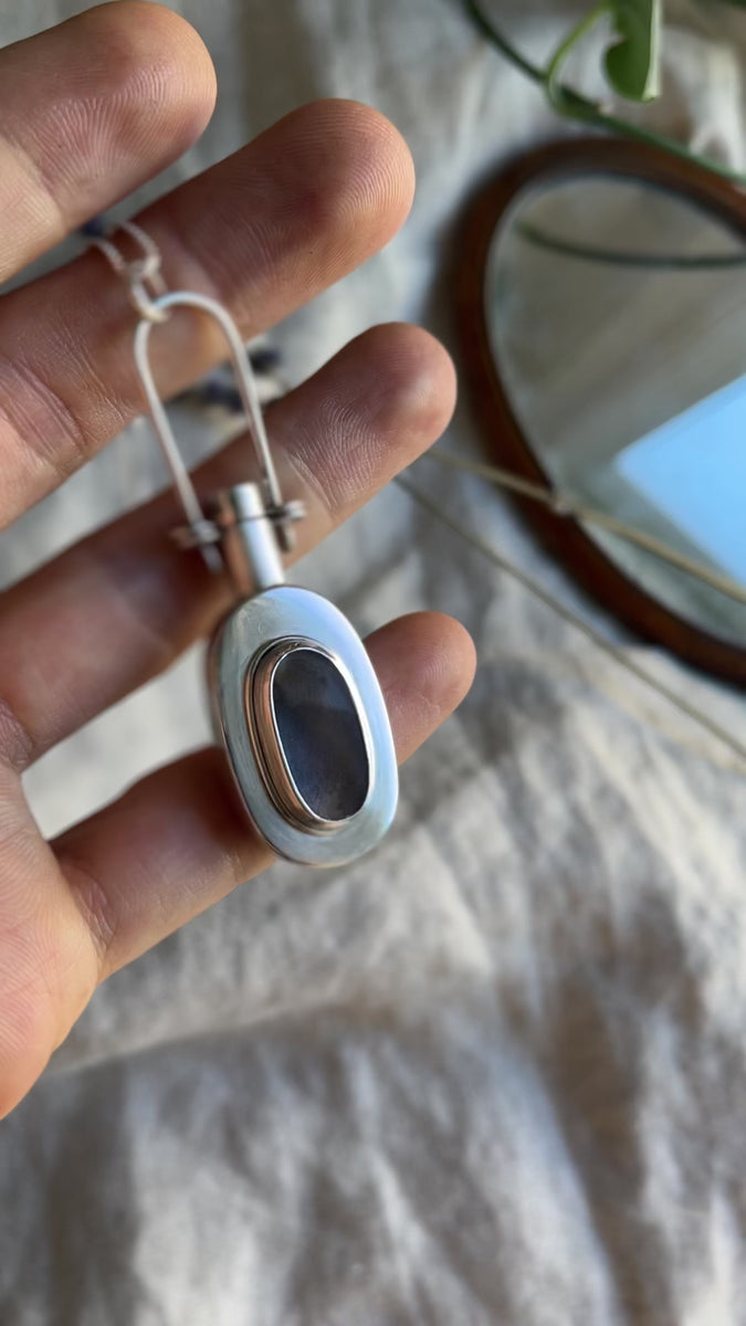 Vea - vessel necklace with dendrite – souvenir handmade